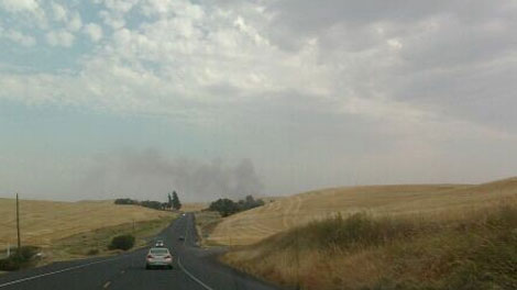 Wildfire jumps Highway 195 south of Pullman | krem.com