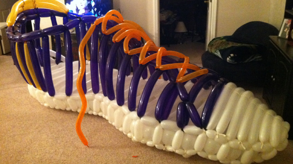 Spokane balloon artist creates shoe the size of a mini-van for ...