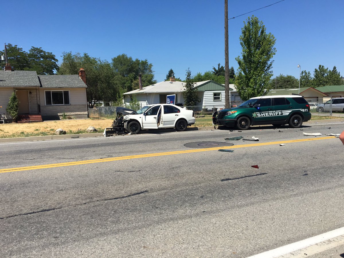 Suspect crashes car, runs from deputies in Spokane Valley | krem.com