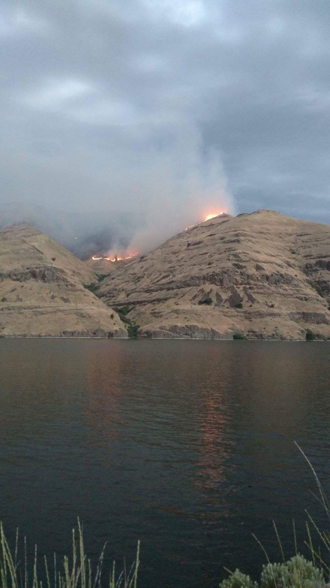 Fire burning in SE Wash. believed to have been sparked by lightning ...