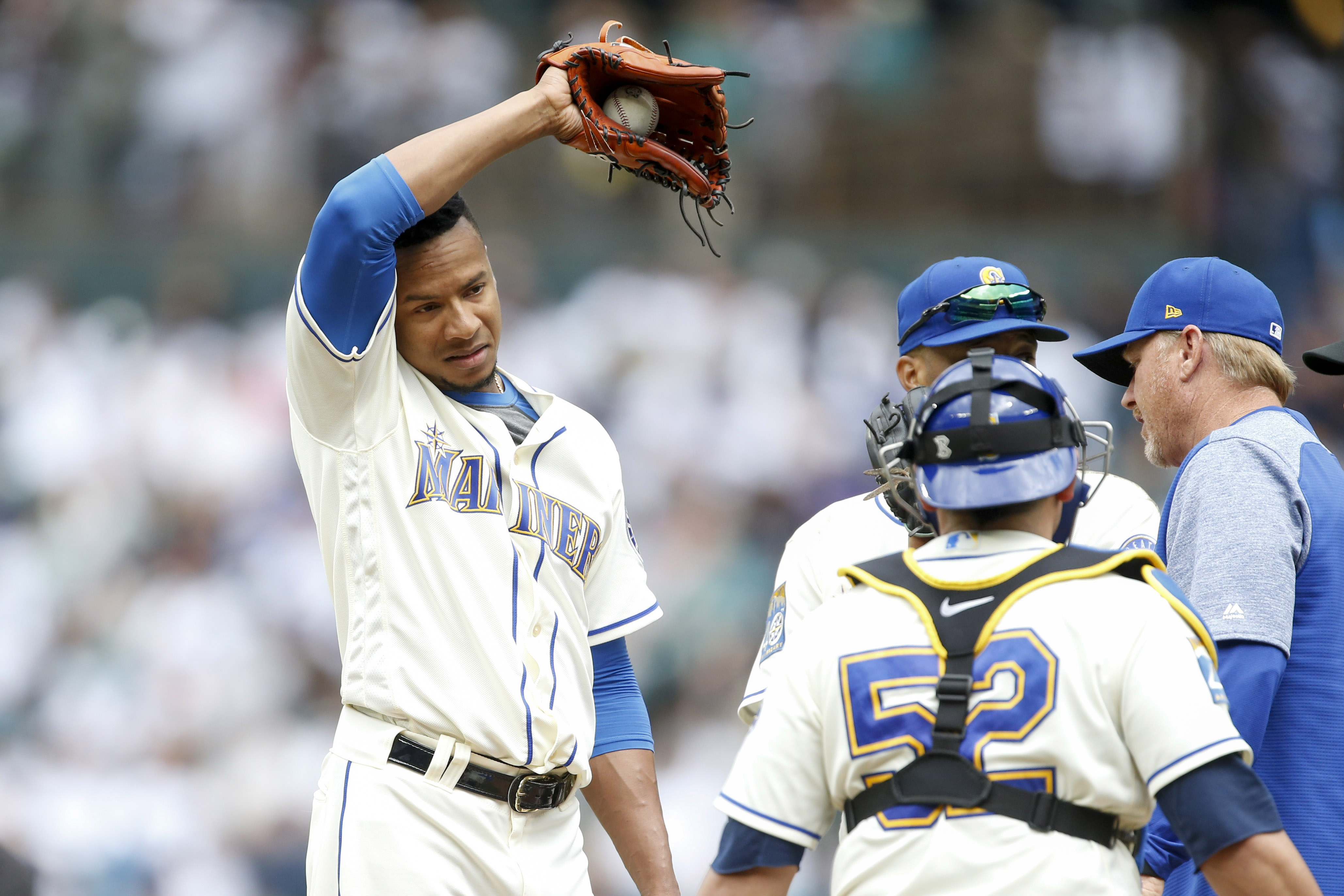 Angels sweep Mariners, Seattle slips in wild card race | krem.com